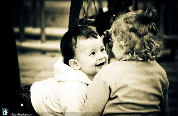 Photos of Children in Love: Pure and Touching - Photodoto